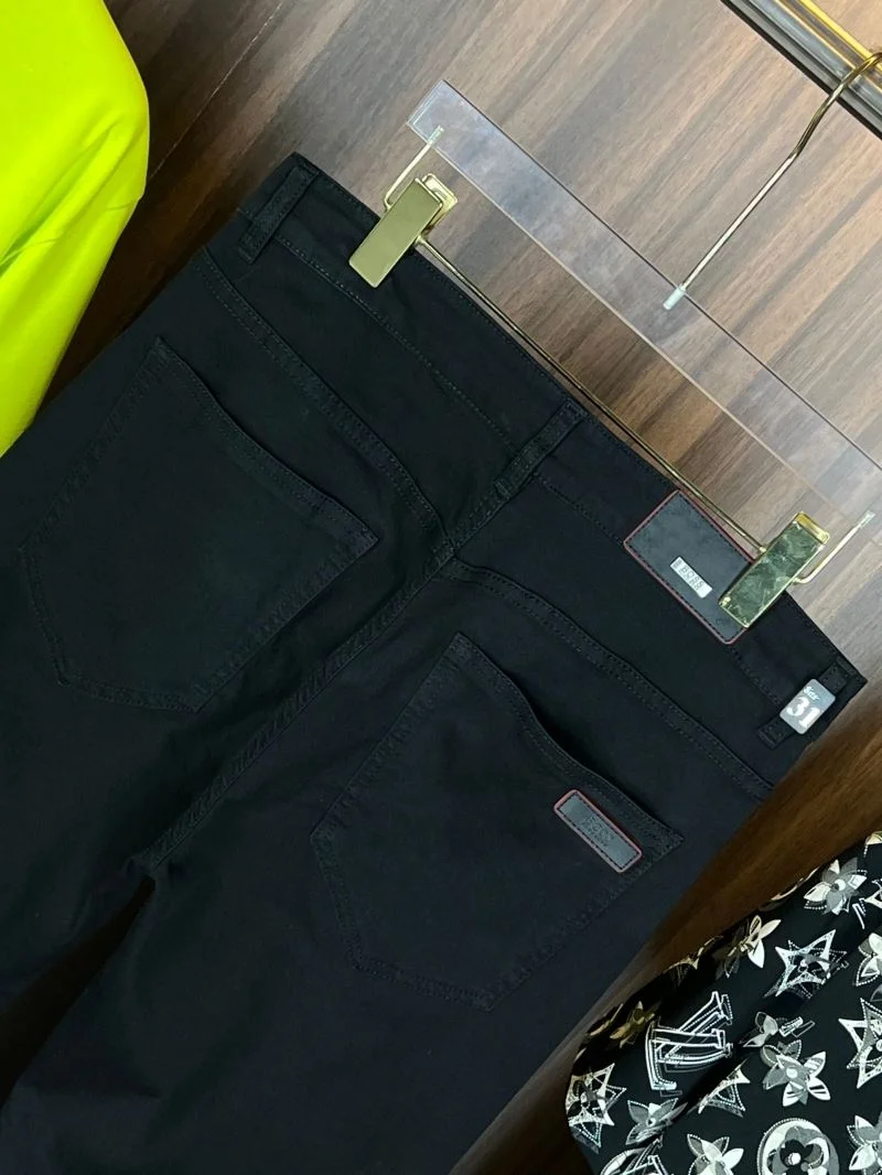 Accurate model Boss Jeans