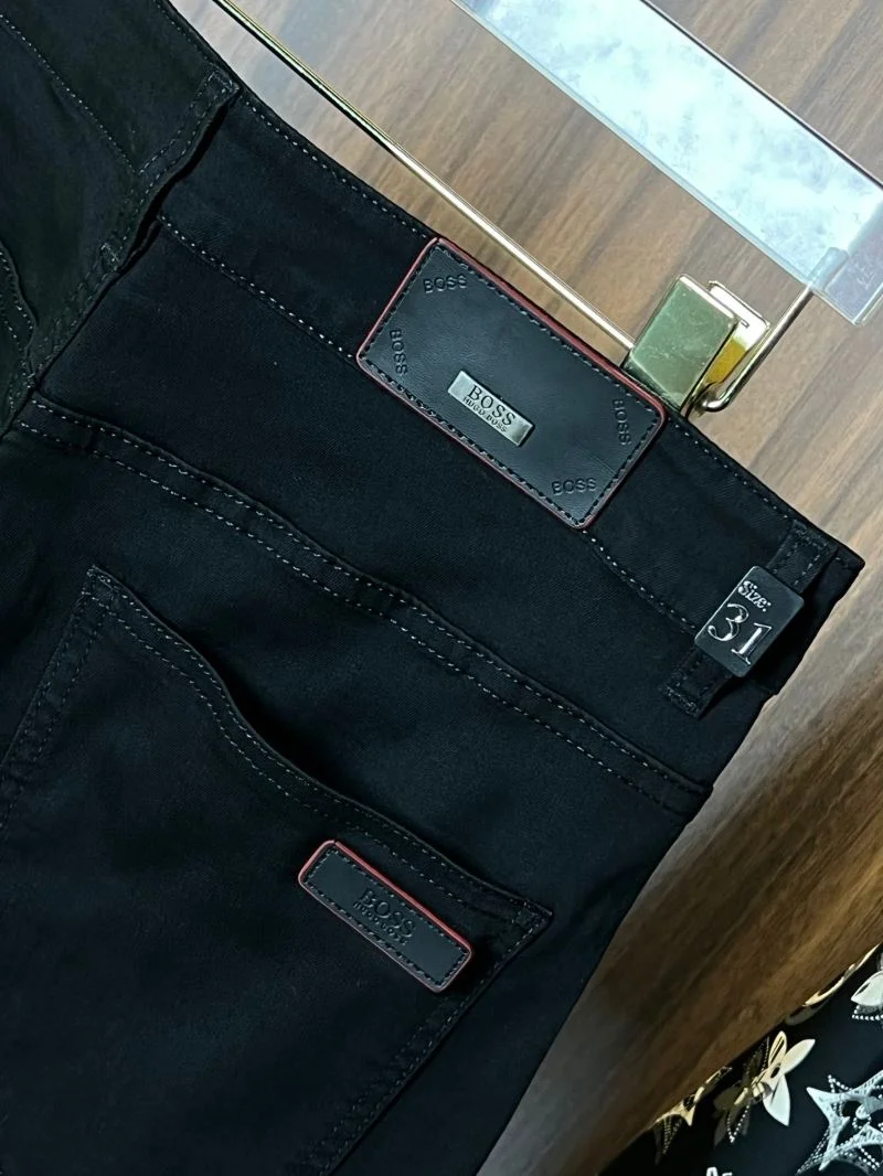 Accurate model Boss Jeans