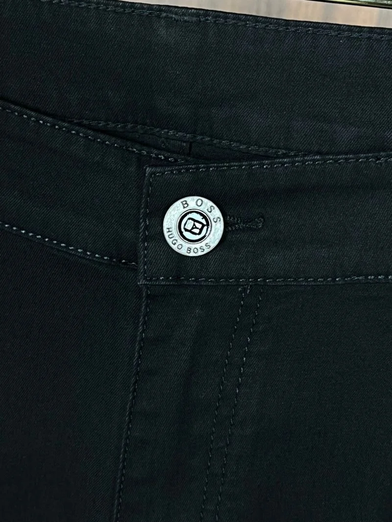 Accurate model Boss Jeans
