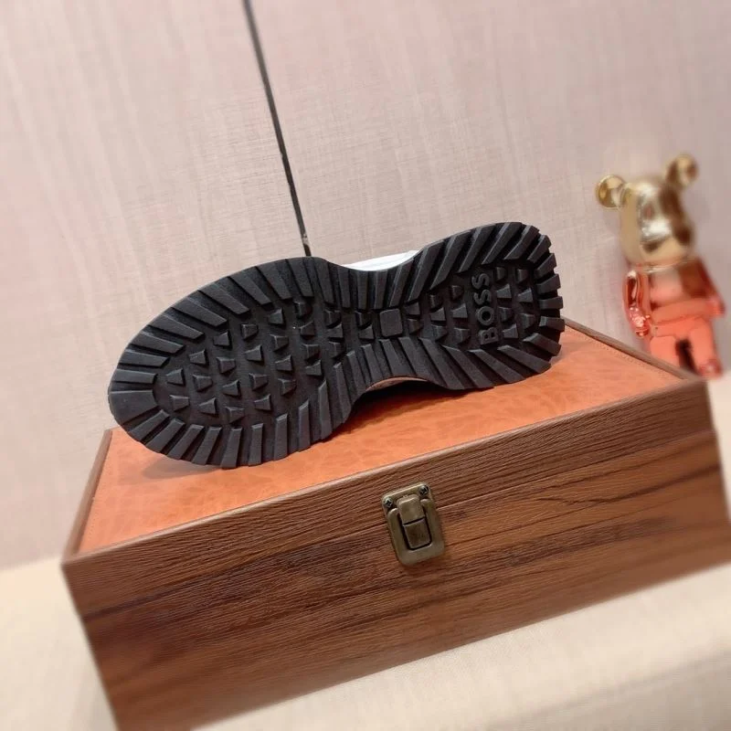 Low-cost Boss Shoes
