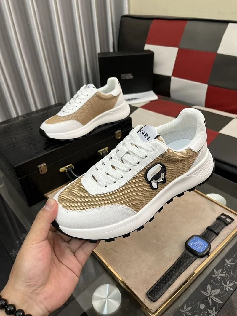 Low-cost Boss Shoes