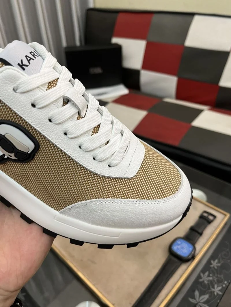 Low-cost Boss Shoes