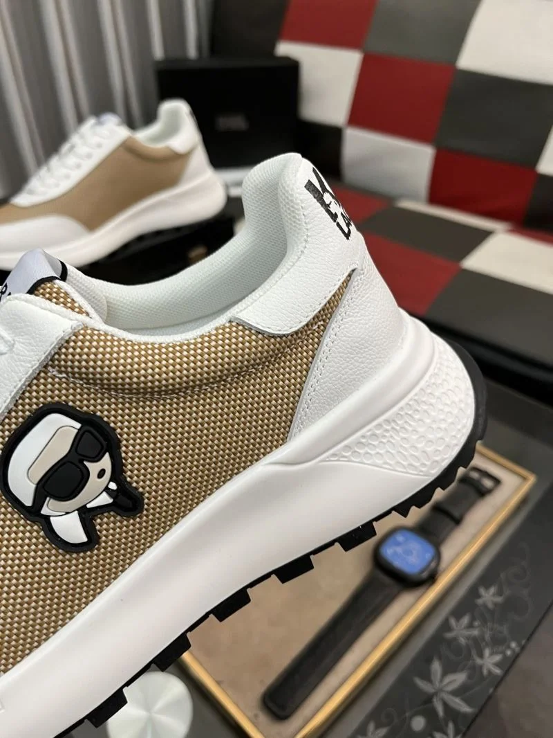 Low-cost Boss Shoes