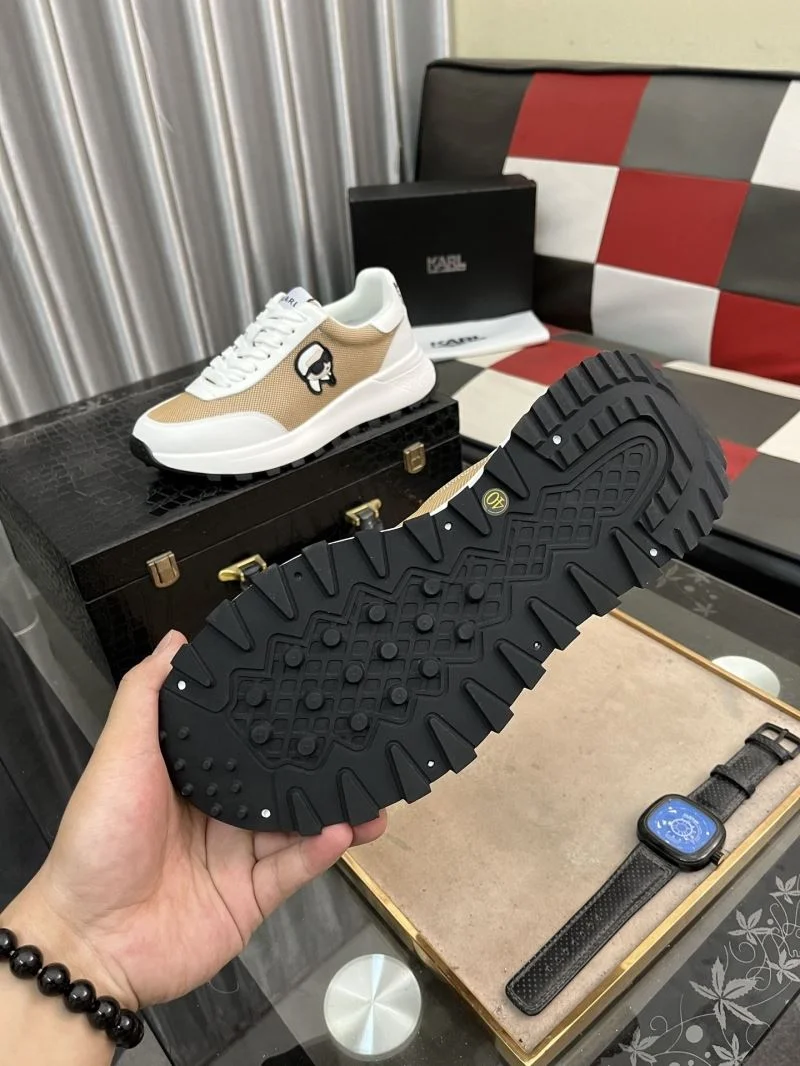 Low-cost Boss Shoes