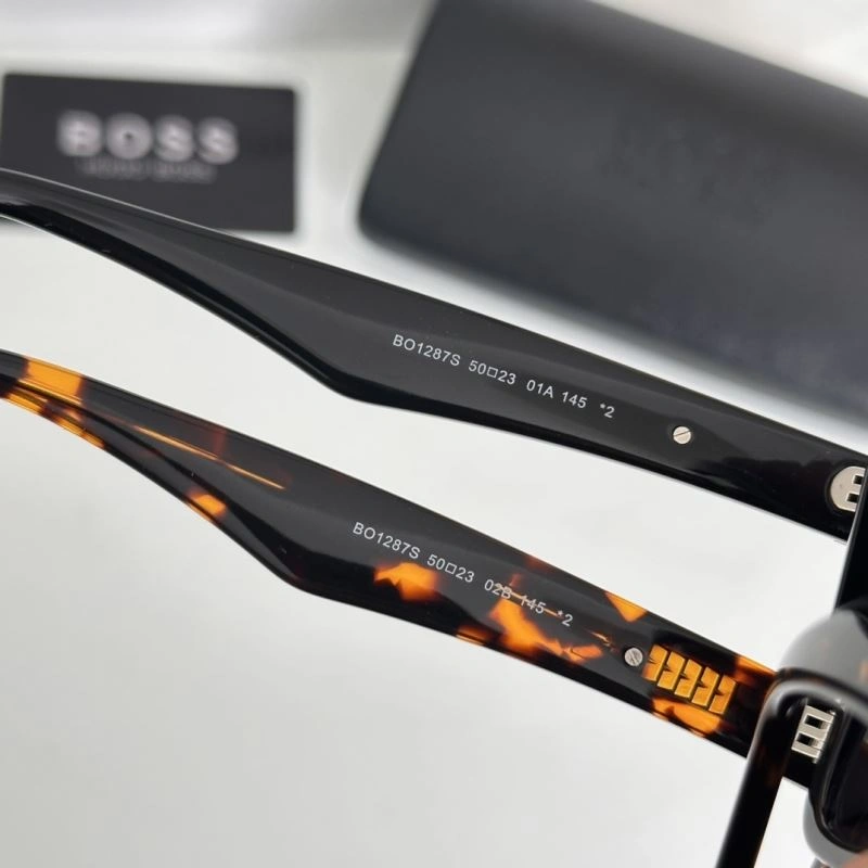 Accurate model Boss Sunglasses