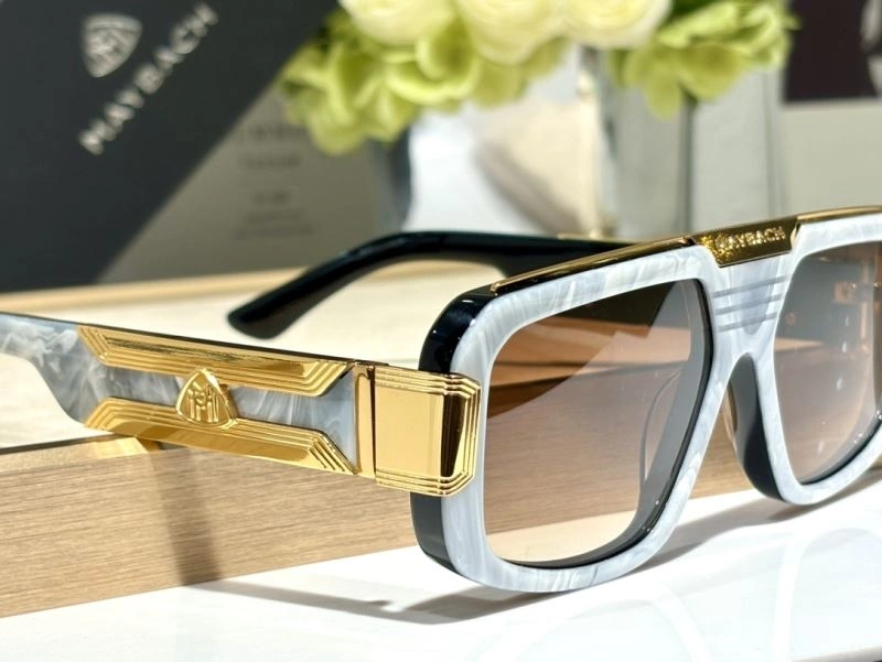 Accurate model Boss Sunglasses