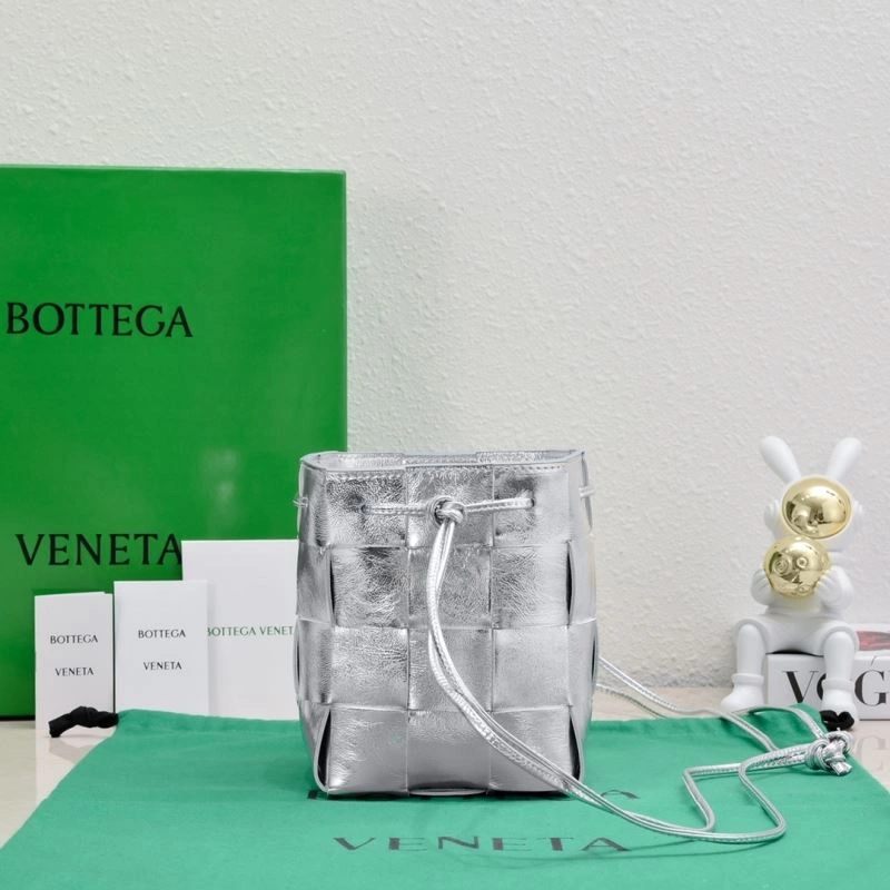 Brand-authenticated Bottega Veneta Bucket Bags