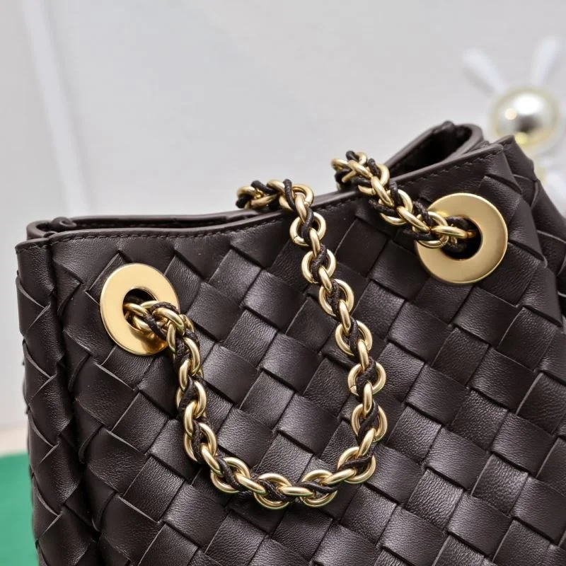 Top mirror Bottega Veneta Bucket Bags