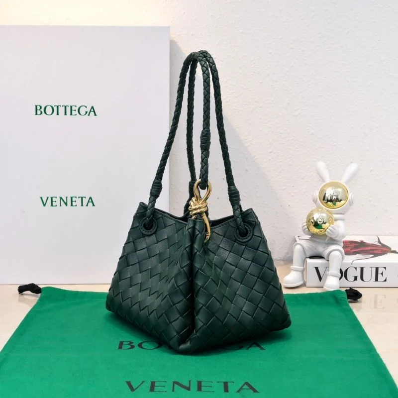 Top match Bottega Veneta Bucket Bags