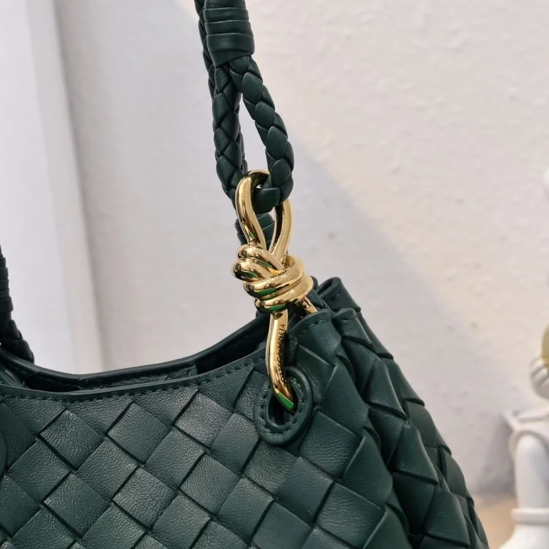 Top match Bottega Veneta Bucket Bags