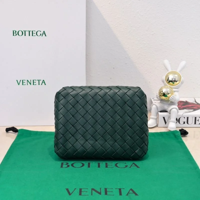 Top match Bottega Veneta Bucket Bags
