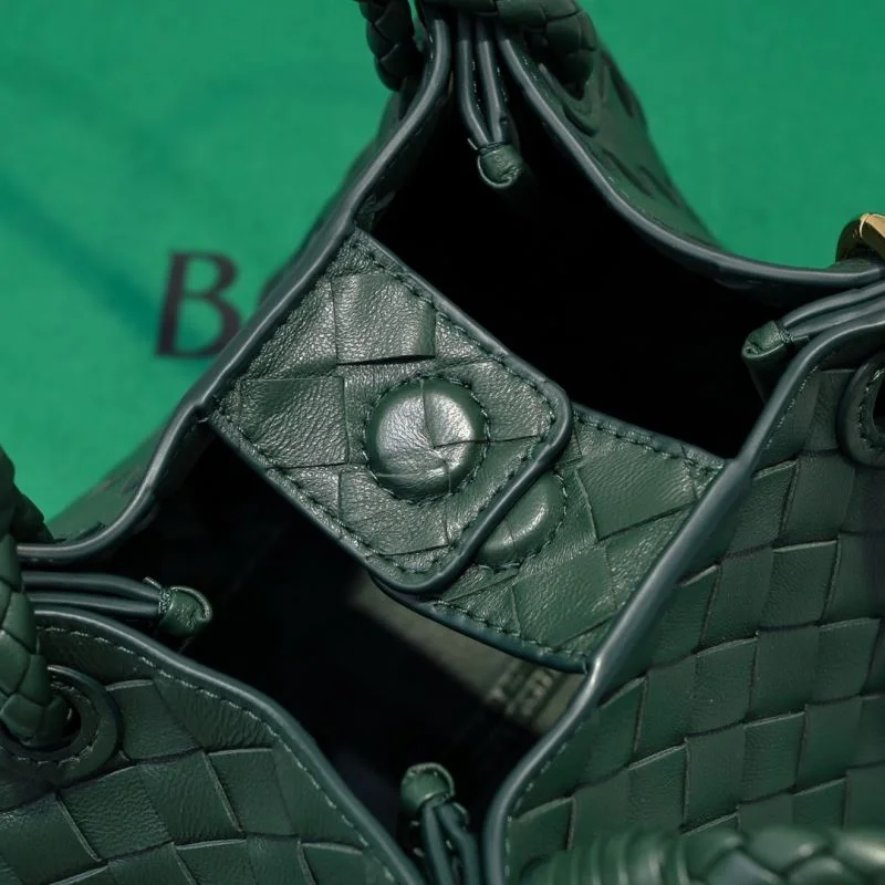 Top match Bottega Veneta Bucket Bags