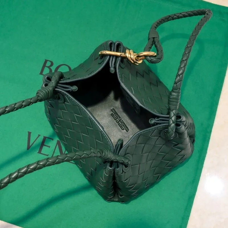 Top match Bottega Veneta Bucket Bags