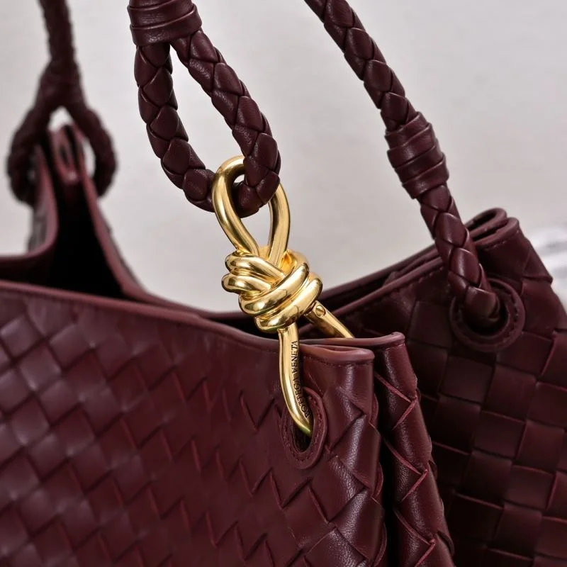 Accurate model Bottega Veneta Bucket Bags
