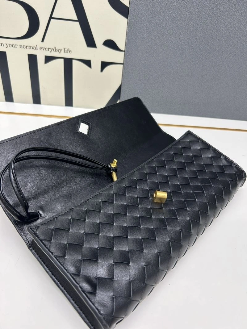 Accurate model Bottega Veneta Clutch Bags