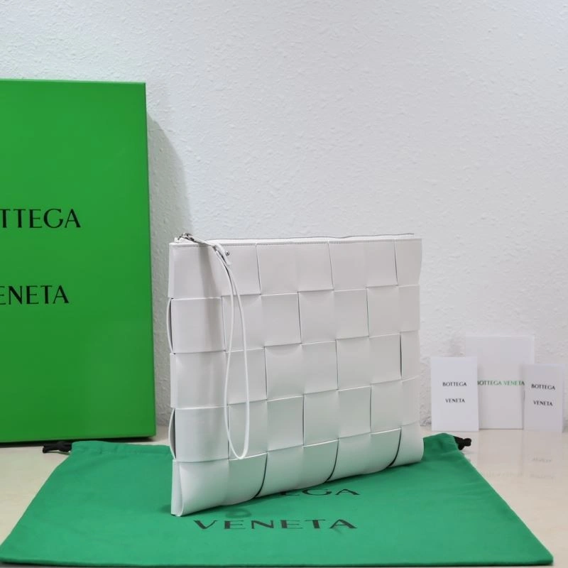 Brand-authenticated Bottega Veneta Clutch Bags