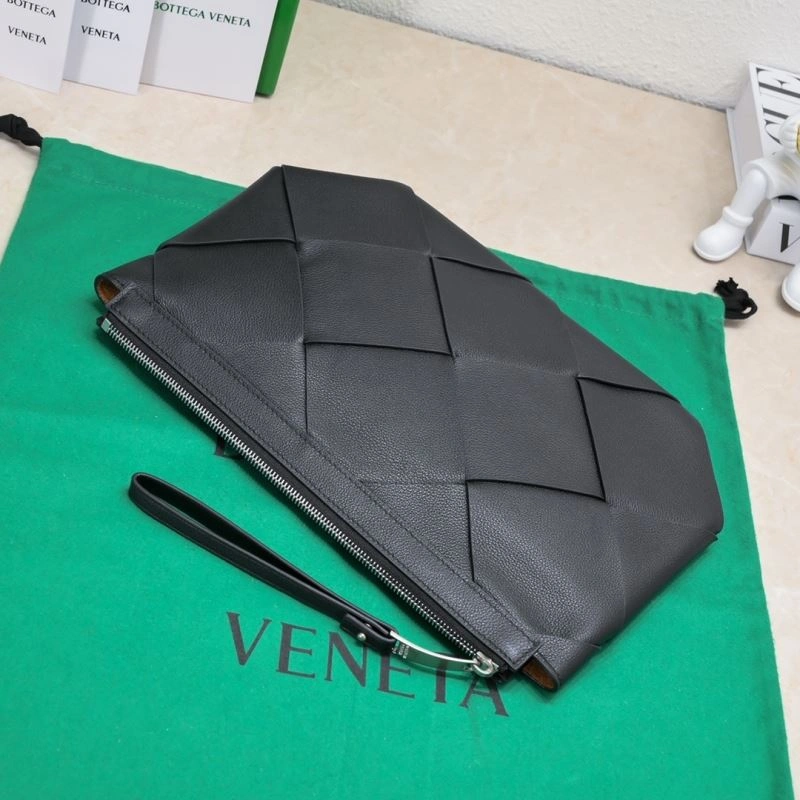 Real Bottega Veneta Clutch Bags