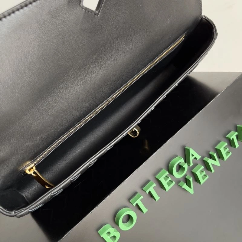 Inexpensive Bottega Veneta Clutch Bags