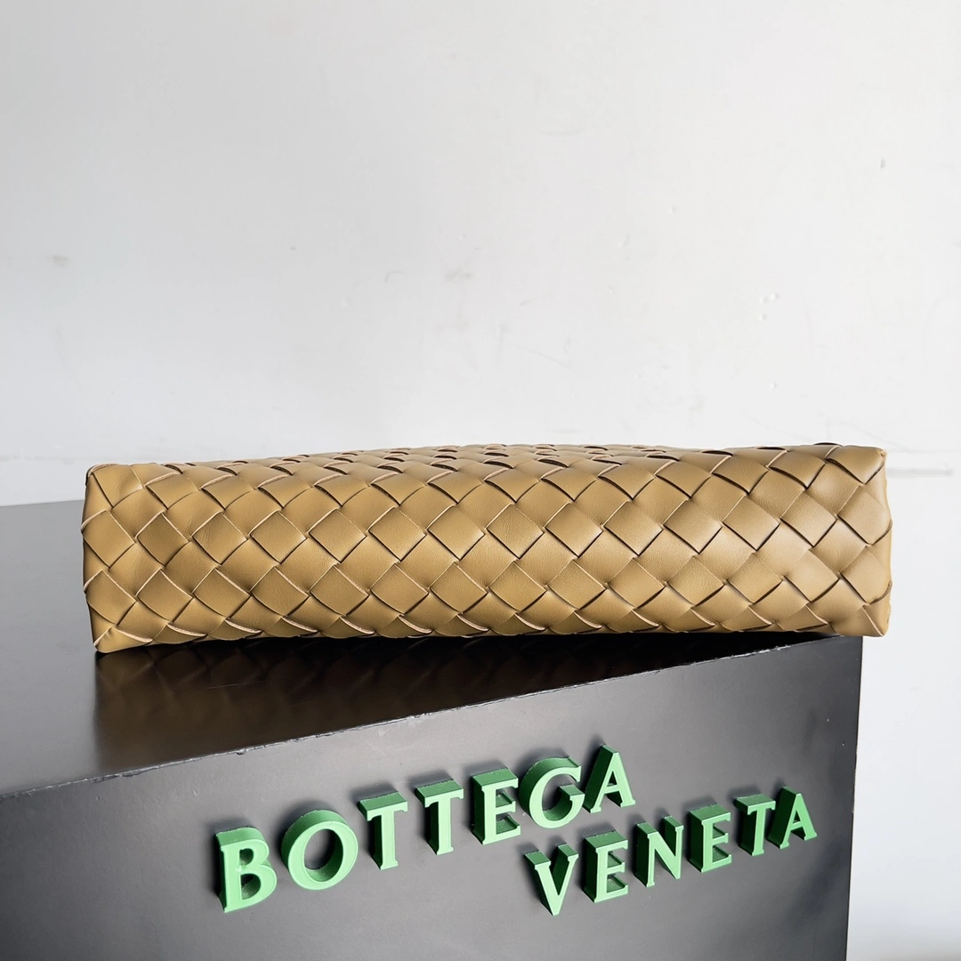 Inexpensive Bottega Veneta Clutch Bags
