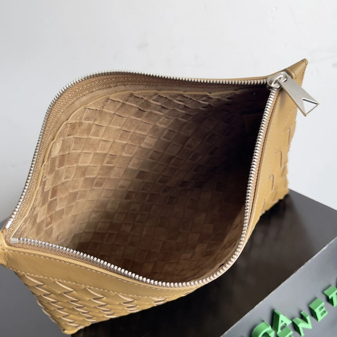 Inexpensive Bottega Veneta Clutch Bags
