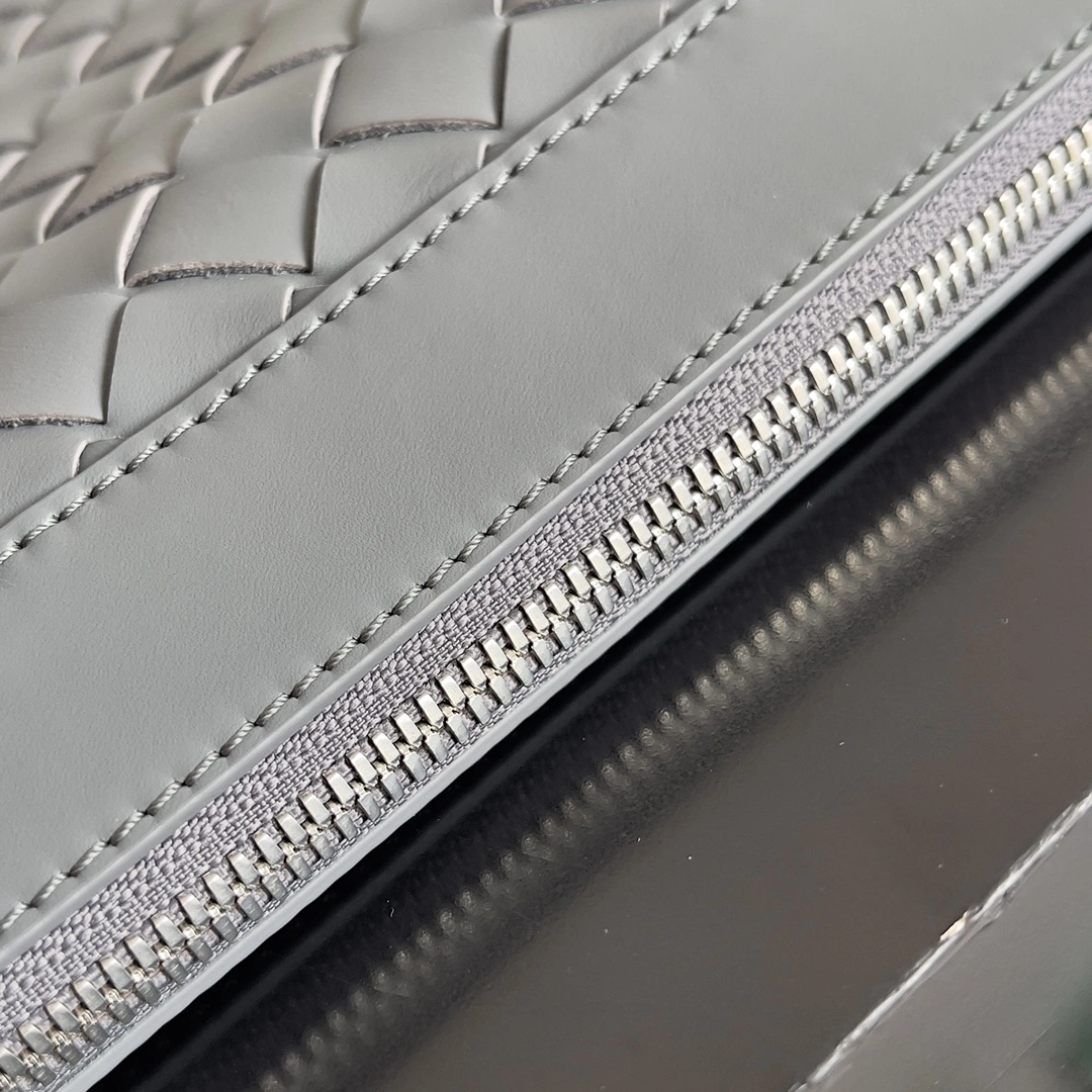 High accuracy Bottega Veneta Clutch Bags