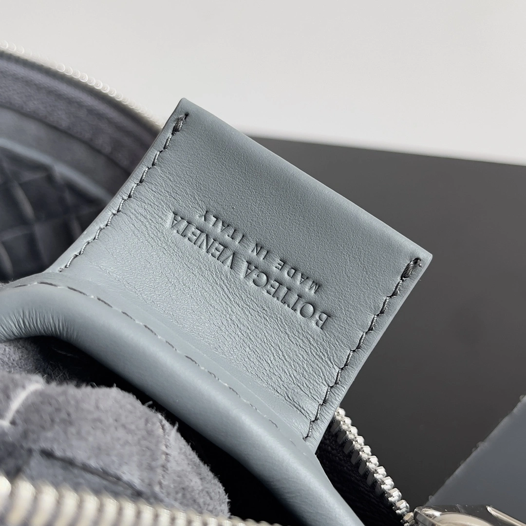 High accuracy Bottega Veneta Clutch Bags
