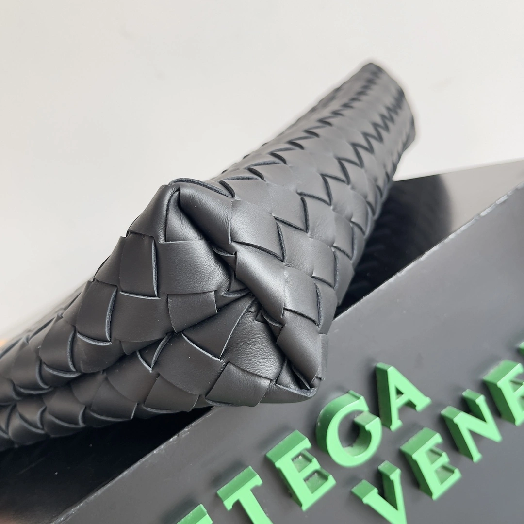 Indistinguishable Bottega Veneta Clutch Bags