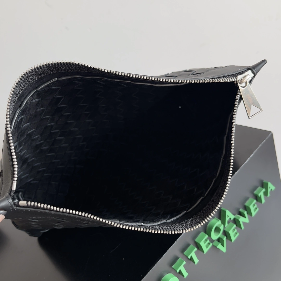 Indistinguishable Bottega Veneta Clutch Bags