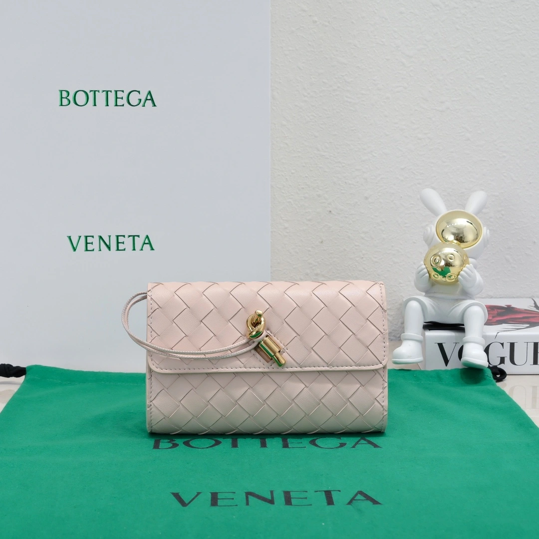Bottega Veneta Clutch Bags