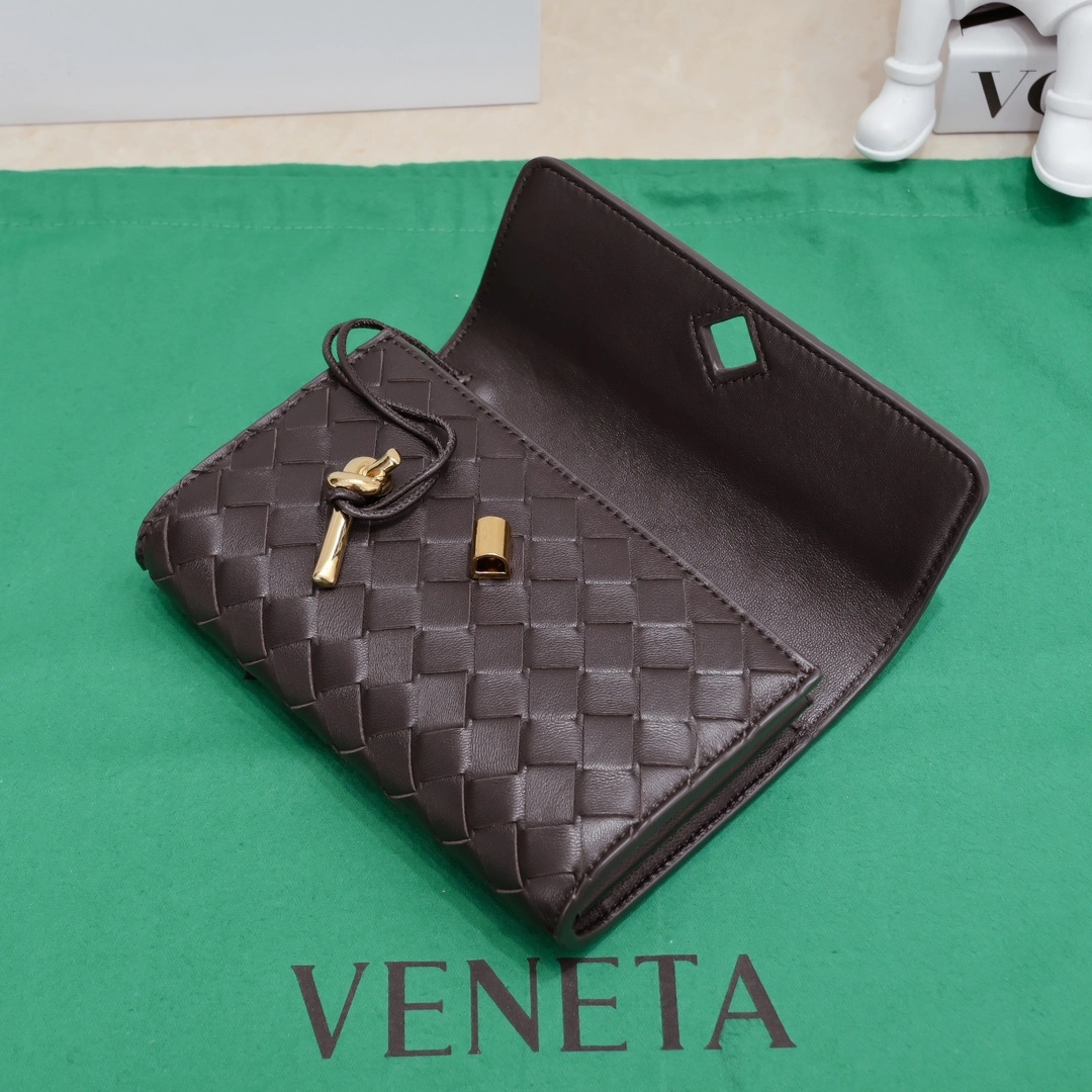 Factory-made Bottega Veneta Clutch Bags