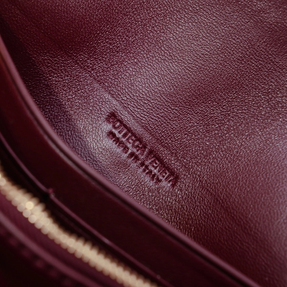 Factory-made Bottega Veneta Clutch Bags