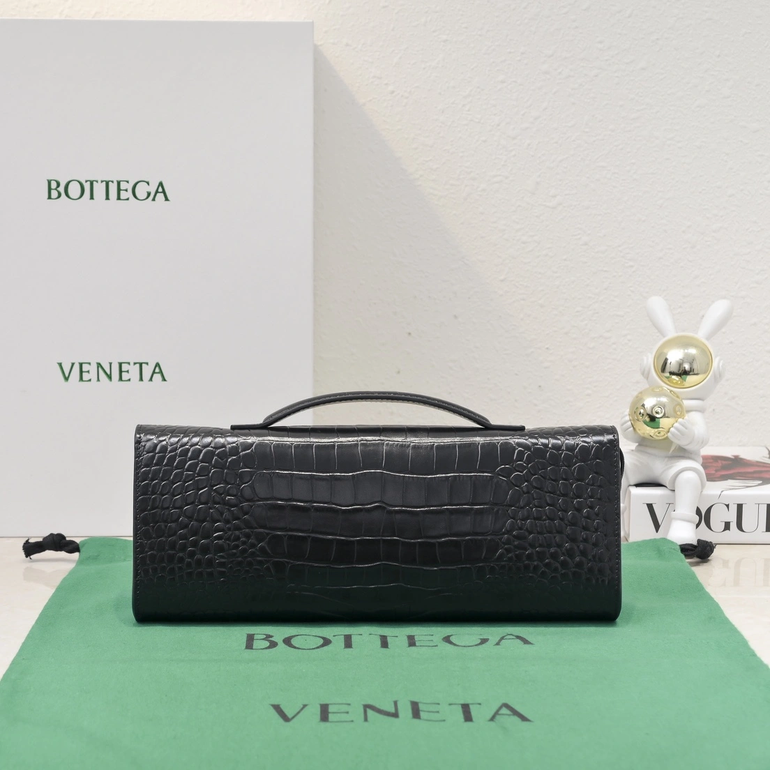 Brand-authenticated Bottega Veneta Clutch Bags