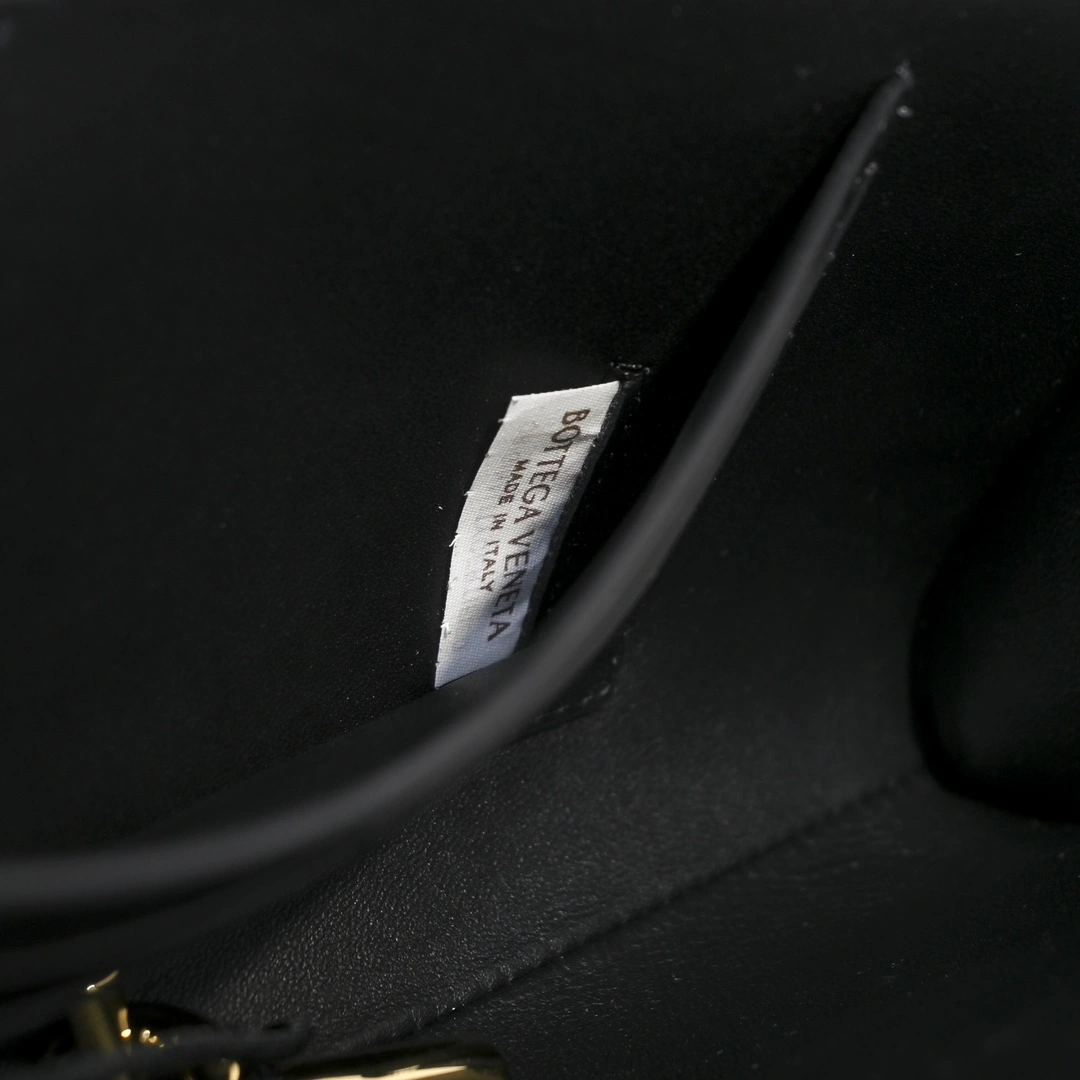 Brand-authenticated Bottega Veneta Clutch Bags