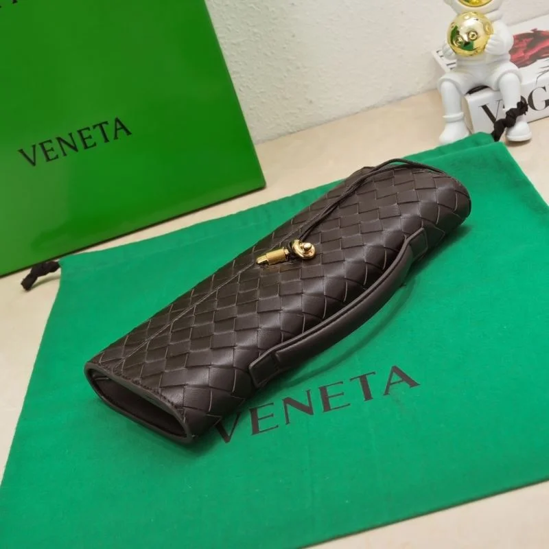 Official Bottega Veneta Clutch Bags