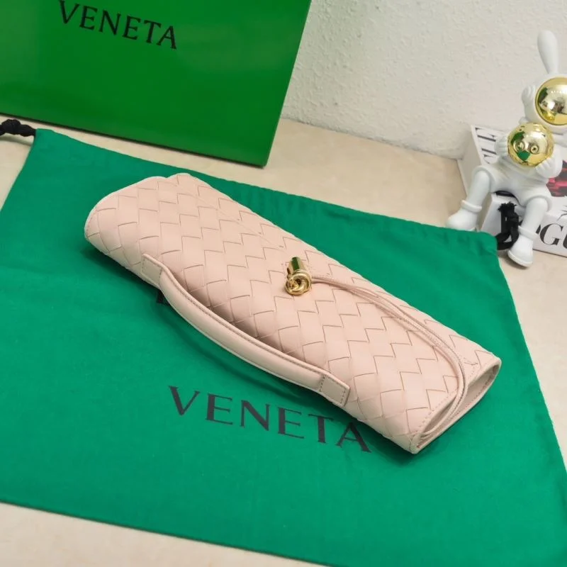 Brand-authenticated Bottega Veneta Clutch Bags