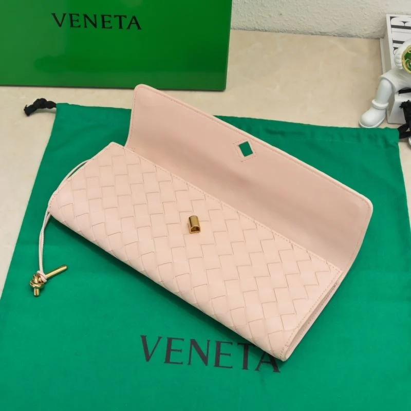 Brand-authenticated Bottega Veneta Clutch Bags
