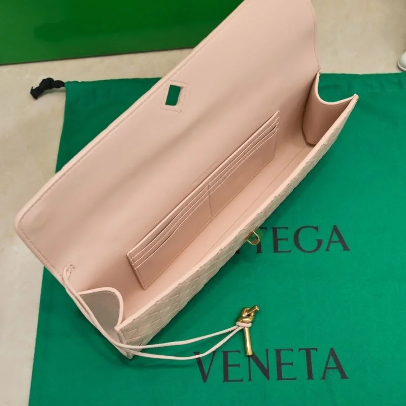 Brand-authenticated Bottega Veneta Clutch Bags