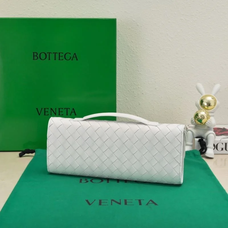 Real Bottega Veneta Clutch Bags