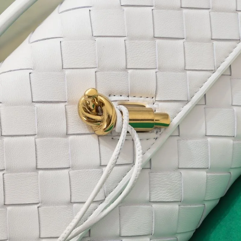 Real Bottega Veneta Clutch Bags