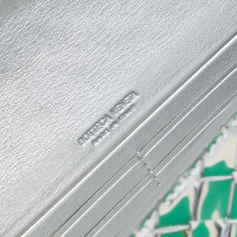 Bargain Bottega Veneta Clutch Bags