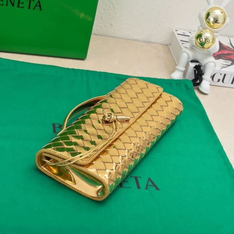 Inexpensive Bottega Veneta Clutch Bags