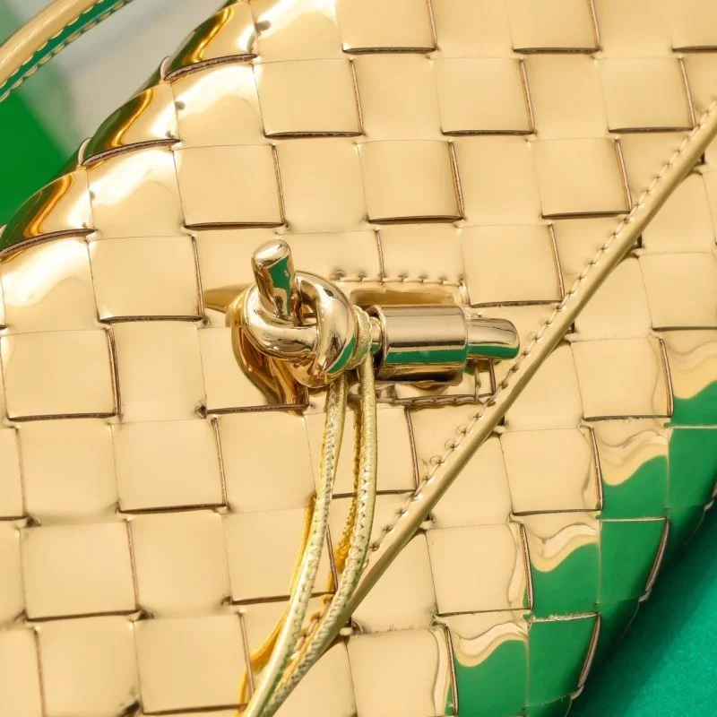 Inexpensive Bottega Veneta Clutch Bags