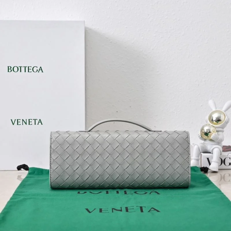 Legit Bottega Veneta Clutch Bags