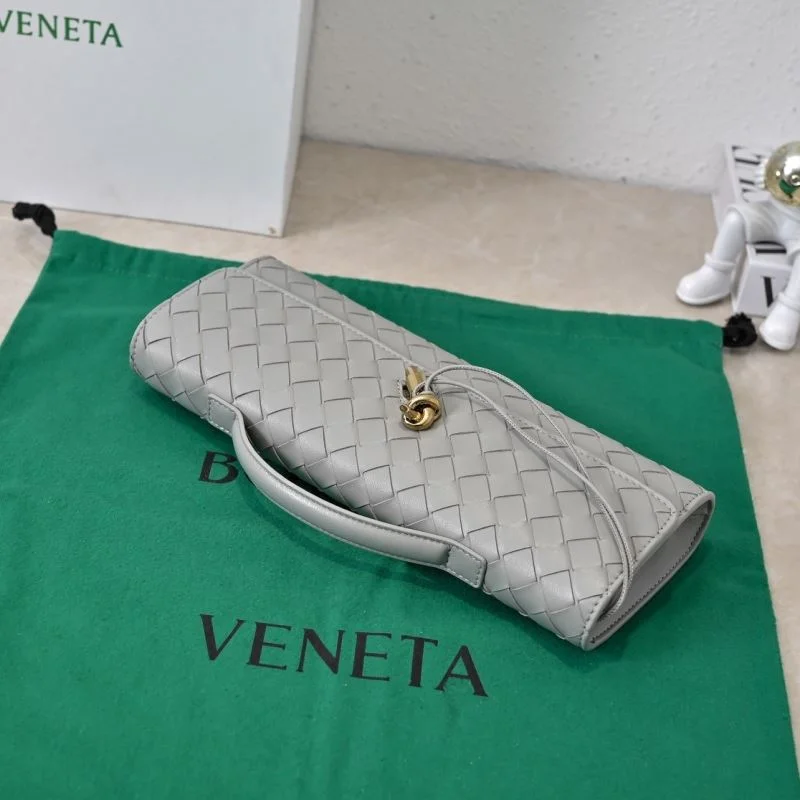 Legit Bottega Veneta Clutch Bags