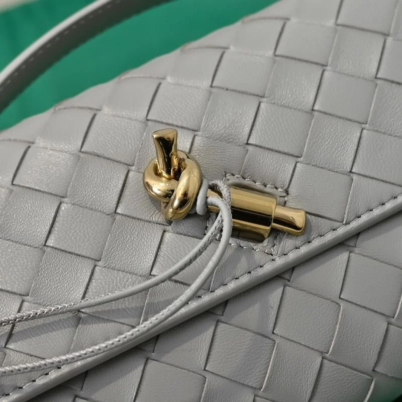 Legit Bottega Veneta Clutch Bags