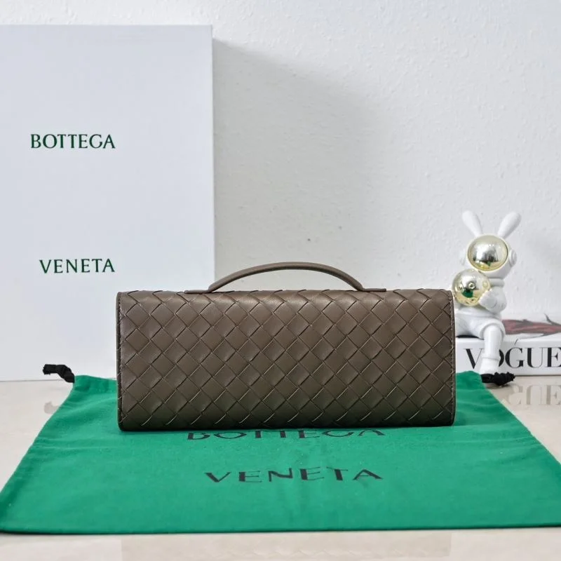 Reasonably priced Bottega Veneta Clutch Bags
