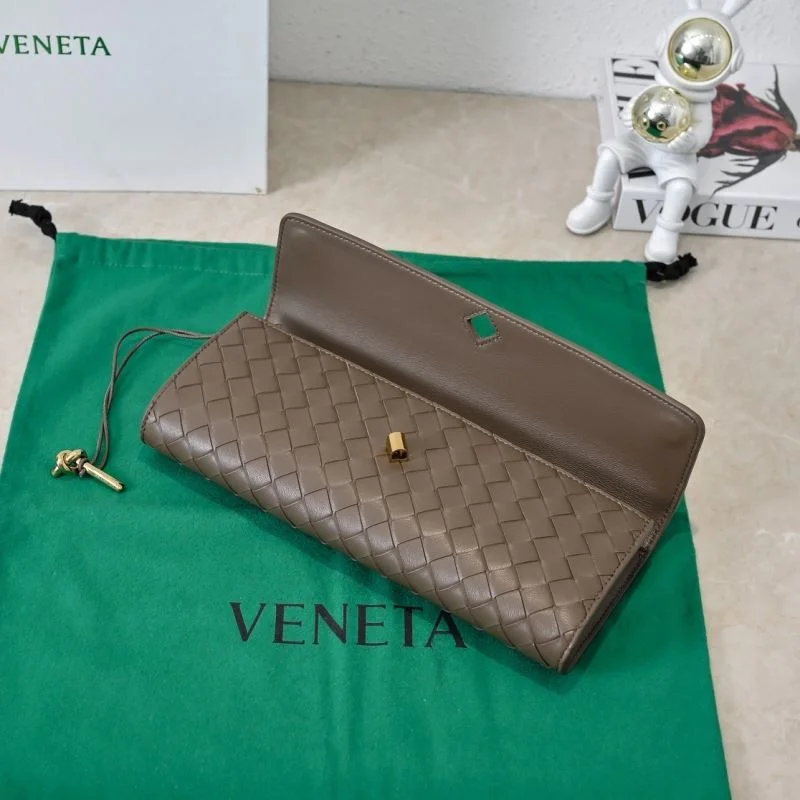 Reasonably priced Bottega Veneta Clutch Bags