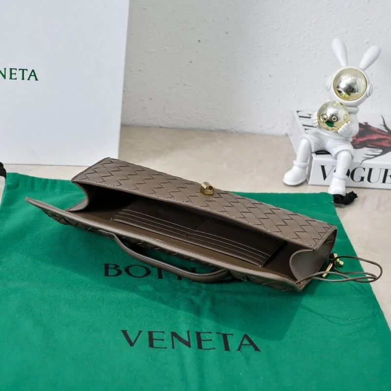 Reasonably priced Bottega Veneta Clutch Bags