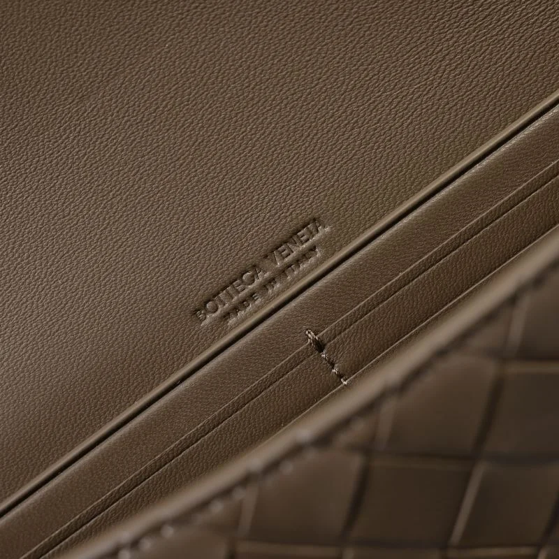 Reasonably priced Bottega Veneta Clutch Bags