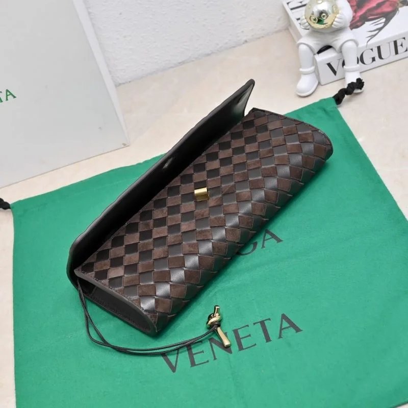 Inexpensive Bottega Veneta Clutch Bags